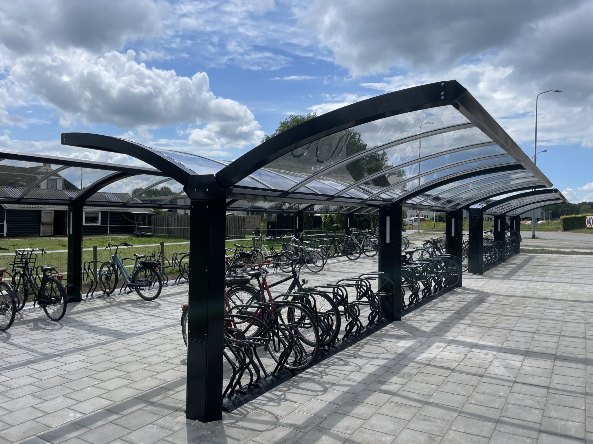 Comfortabel en veilig fietsparkeren bij bushaltes - Klaver Fietsparkeren